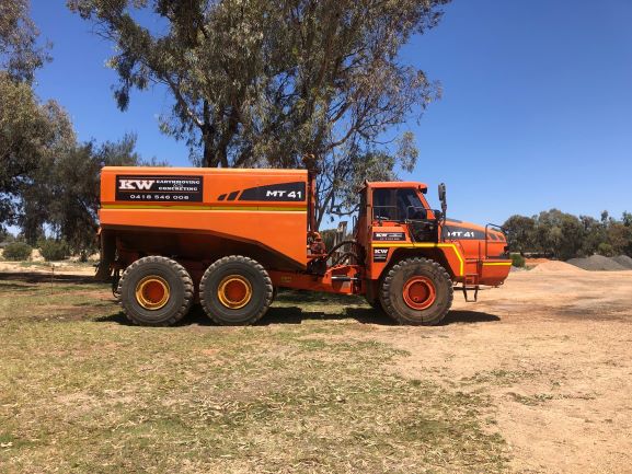 MT41 Moxy Articulated Water Truck | KW Earthmoving & Concreting